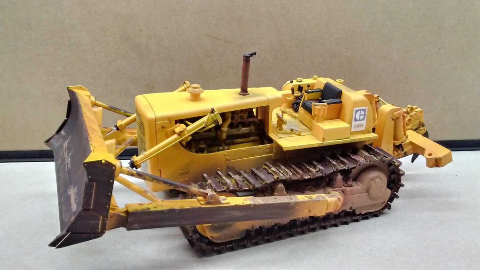AMT Bulldozer 1/25 - Caterpillar - iModeler